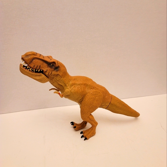 Jurassic World | Toys | Jurassic World T Rex Chomping Dino 7 Euc | Poshmark